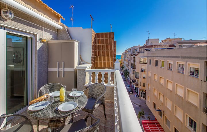 Gorgeous Apartment In Torrevieja - Torrevieja