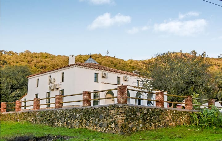 Beautiful Home In La Nava With Kitchen - Cortegana