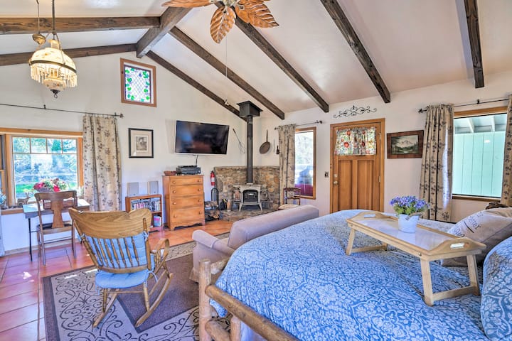 Cozy 'Story Book Barn Cottage' W/ Scenic View - Julian, CA