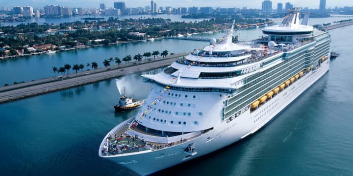 Short Distance From The Well Known Sites! Pool - Miami, FL