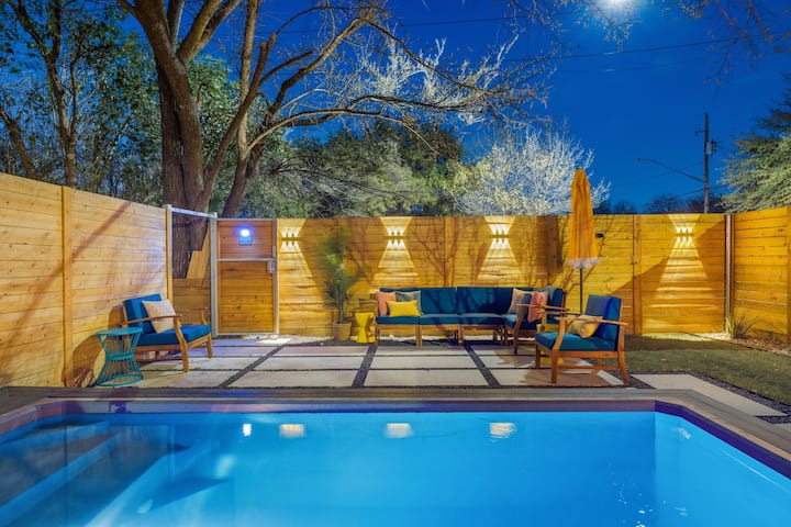 Stunning Group Travel Oasis | Private Heated Pool - Austin, TX