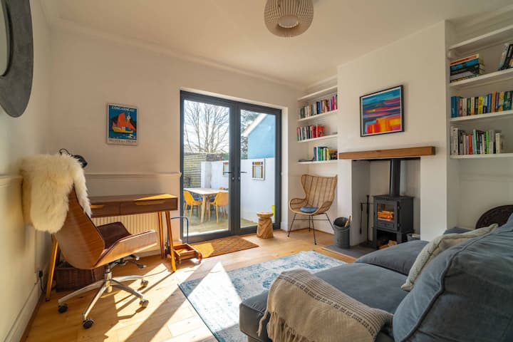 Stylish Home | Logburner | Beach, Castle, Town - Deal