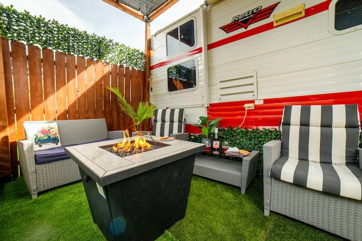 Step Back In Time At Darlin Daisy - Lakeside, CA