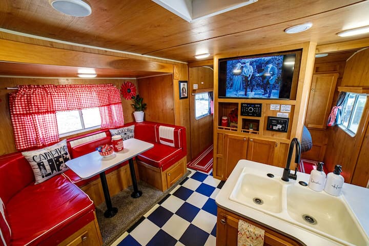 Sunshine Stays At Darling Daisy | Retro Rv Escape - Lakeside, CA