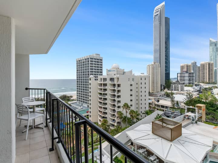 Amazing Suite With Beach Views At Prime Location - Surfers Paradise
