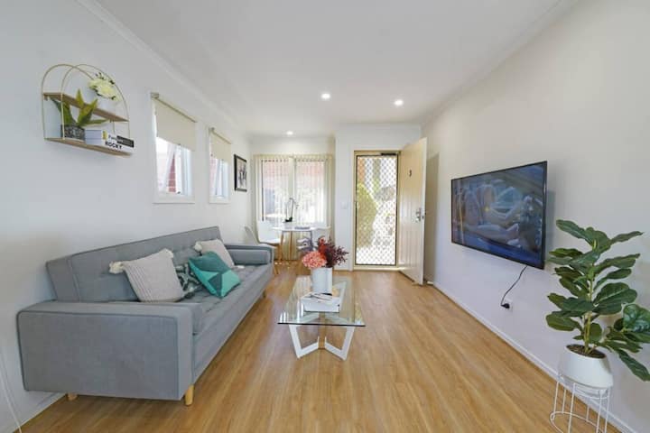 Hidden Gem Compact Unit Box Hill Near Everything - Box Hill