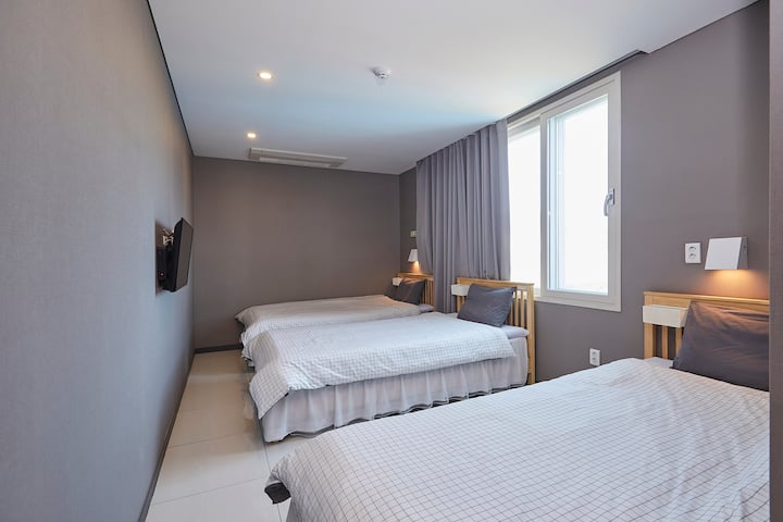 속초 시외버스터미널에서 도보 30초 거리 3인특실(싱글침대3) - Sokcho-si