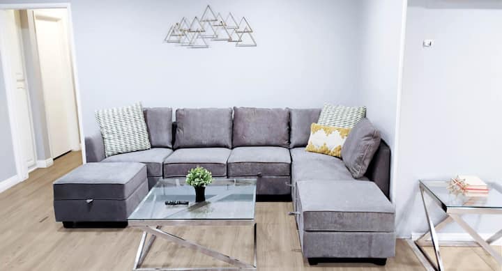 Deluxe Ontario Getaway: King Beds + Backyard + Bbq - Rancho Cucamonga, CA
