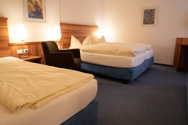 Comfort Dreibett Zimmer - Bad Hersfeld