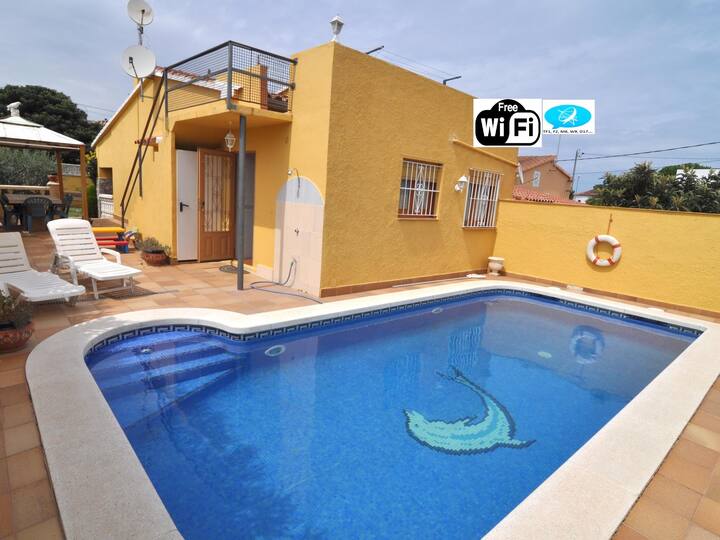 Agréable Maison, Piscine Privée à 750m De La Mer - La Escala