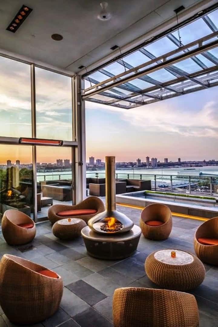 3 Queen Deluxe Room At Ink 48 Hotel! - Queens, NY