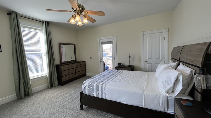 Cozy Soulard 2br W/ Free Parking & Fast Wi-fi - St. Louis, MO