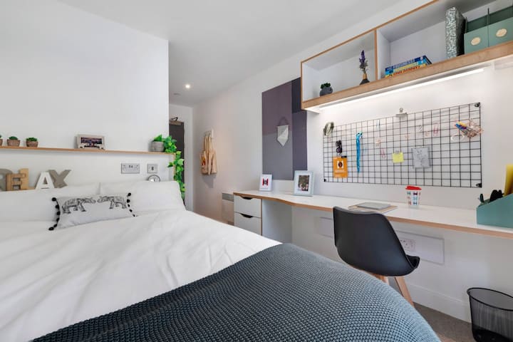 Student Only Private Ensuite Room In Colchester - Colchester