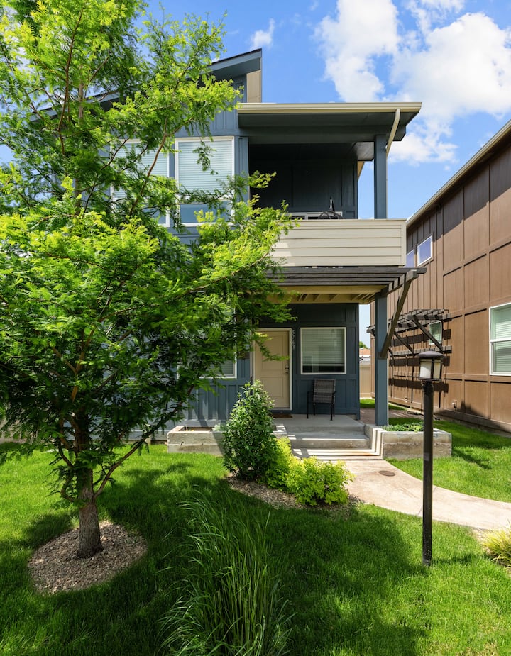 Perfect 4 Traveling Professional 5763 - Boise, ID