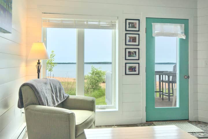 Beautiful Beachfront Condo Steps From Everything - Bayfield Apple Festival