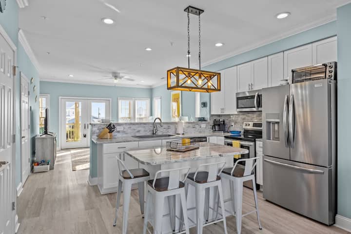 Atlantic Blue- Pet Friendly, Oceanview Condo - Atlantic Beach, NC