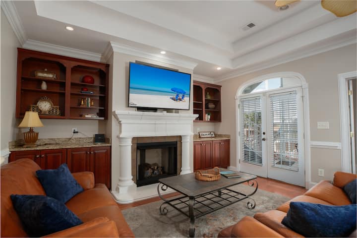 Near Beach Ocean Garage Pool Elevator Spacious - Myrtle Beach, SC