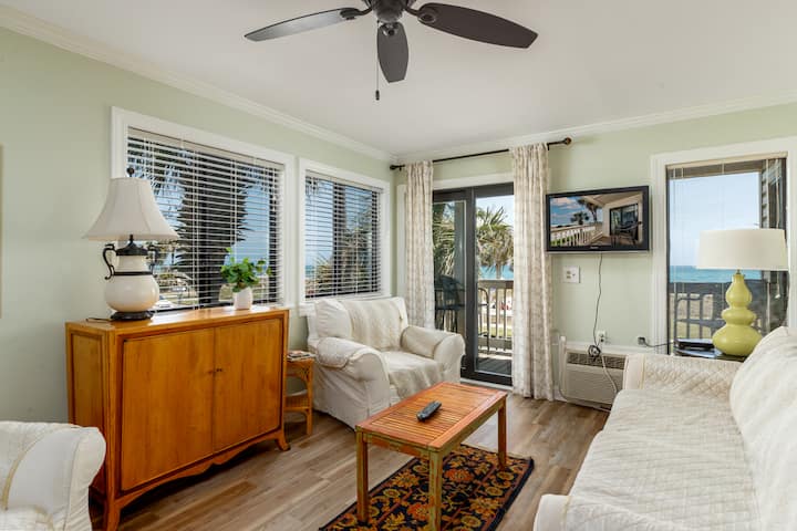 Oceanfront W/d Kiddie Pool Hot Tubs And Pools - Myrtle Beach, SC