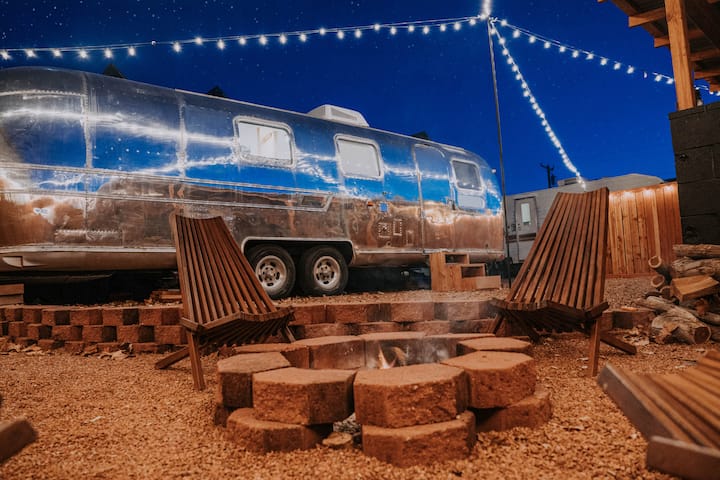Unique, Desert Dream Airstream With Firepit - Tombstone, AZ