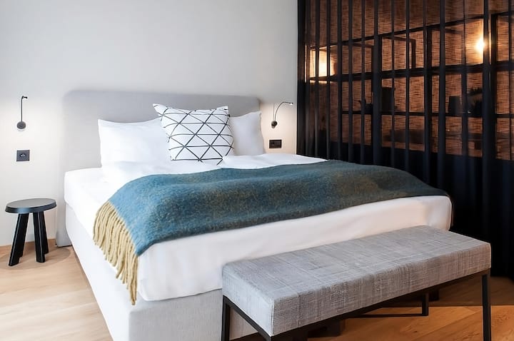 2 Family-friendly Studios W/ Full Kitchens & Gym! - Anvers