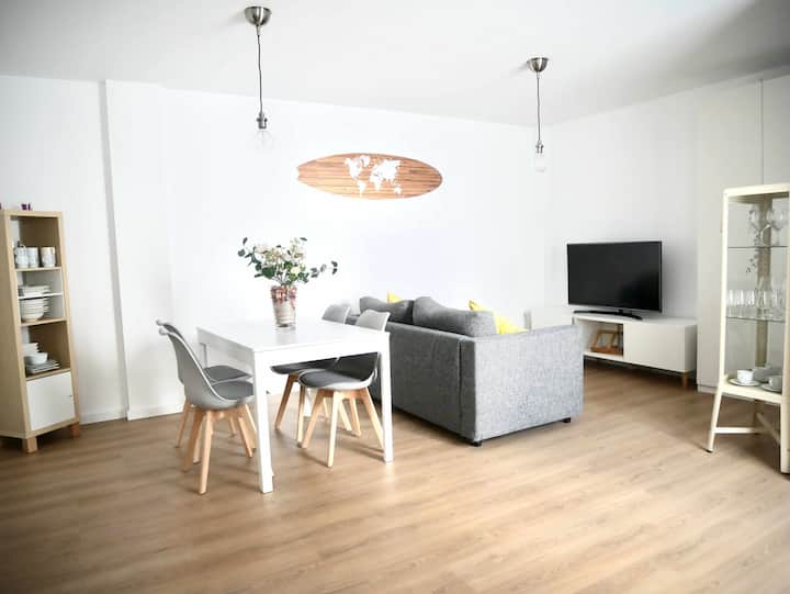 Casa Carivid - En El Centro Y Con Parking Gratis - - Chipiona