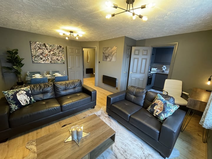 No24 - 2-bed Boutique Apartment - Hosted By Hutch - Royal Leamington Spa