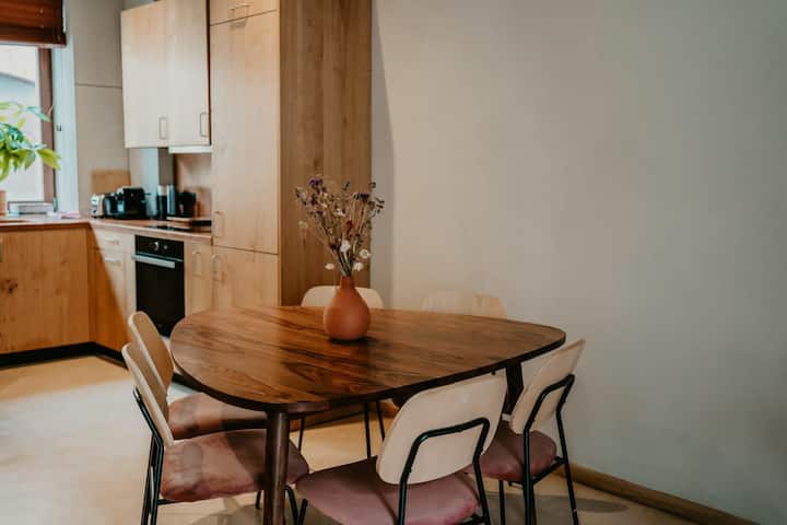 3-br Suburban Retreat - Gent