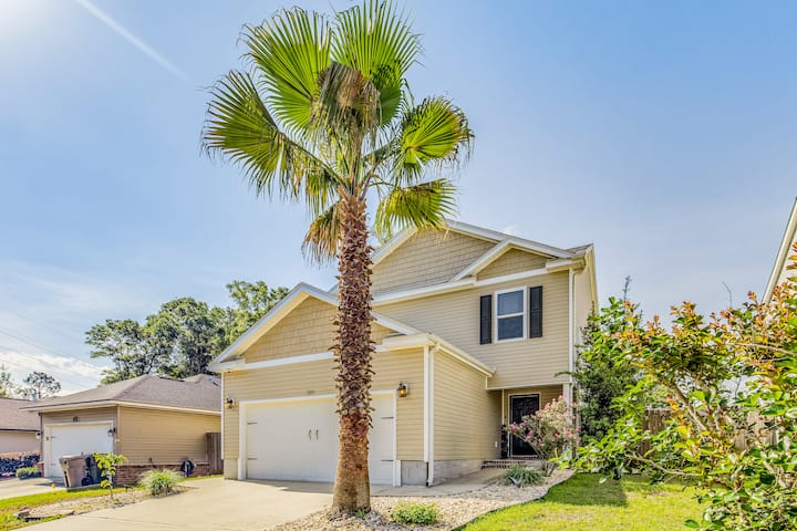 Willow's Retreat 3br/2.5ba With Backyard Oasis - University of West Florida, Pensacola