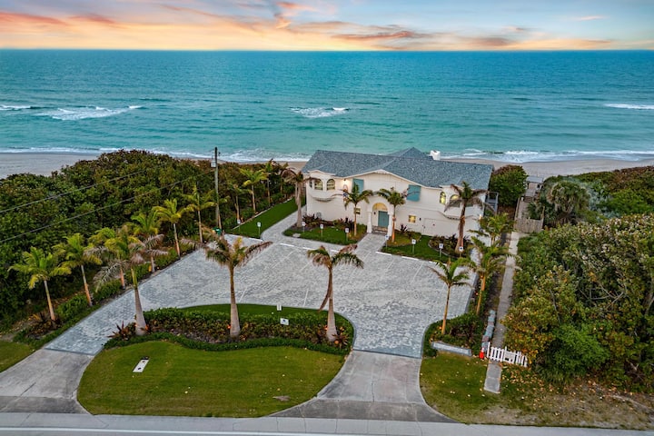 Melbourne Beachfront Oasis - Aurora Suite - Melbourne, FL