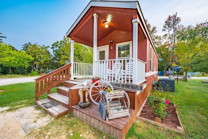 Ranch: Sleeps 4, Tiny Cabin, Pets, Near Park/lake - Broken Bow, OK
