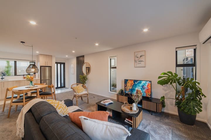 Enchanting Getaway In Merivale - Christchurch