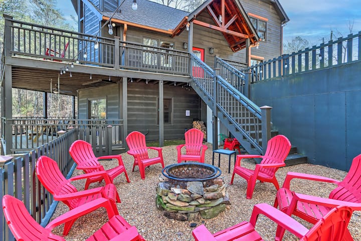 Spacious Ellijay Resort Home W/ Hot Tub! - Ellijay, GA