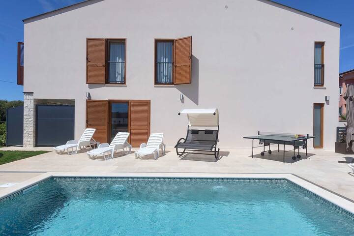 Studio Apartment, 3 Guests, Shared Pool - Novigrad