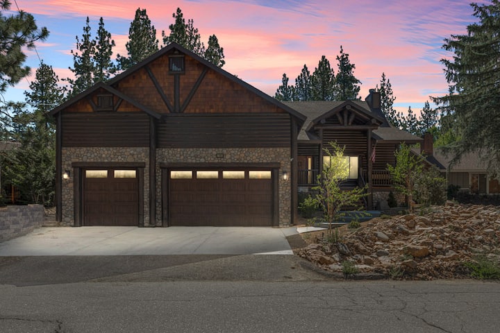 Zen Luxury Log Retreat + Spa + Basketball Court - Big Bear Lake, CA