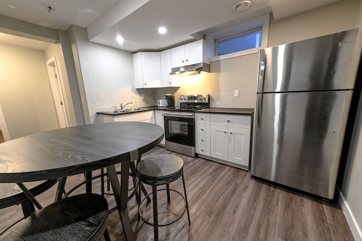 Private Suite | Long Stays | Free Wifi | Smart Tv - Grande Prairie