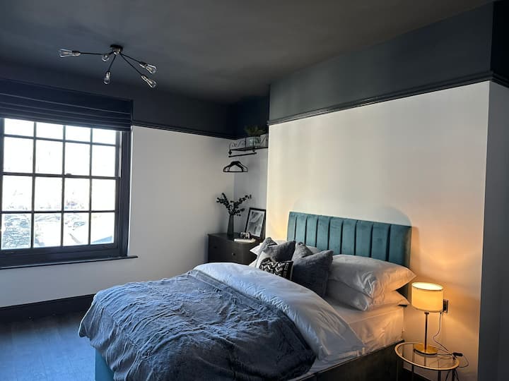 Beautiful Large Self Contained Studio - Warwick