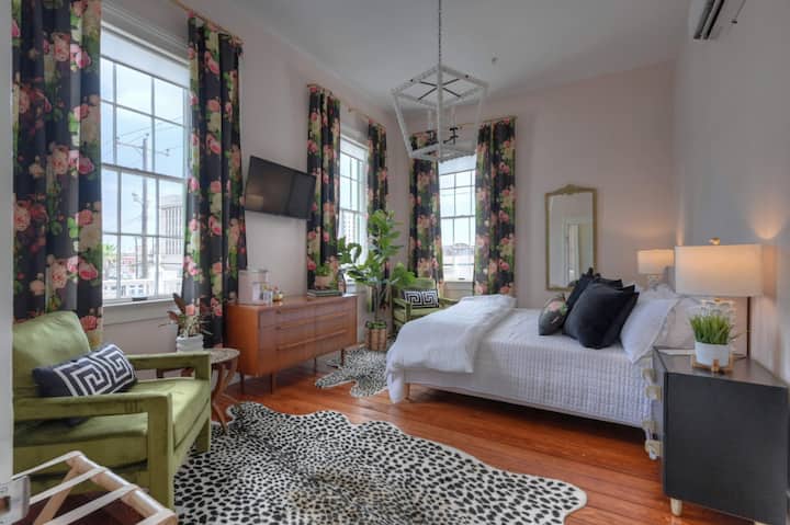 Sugar's Inn Room #6 - Galveston, TX