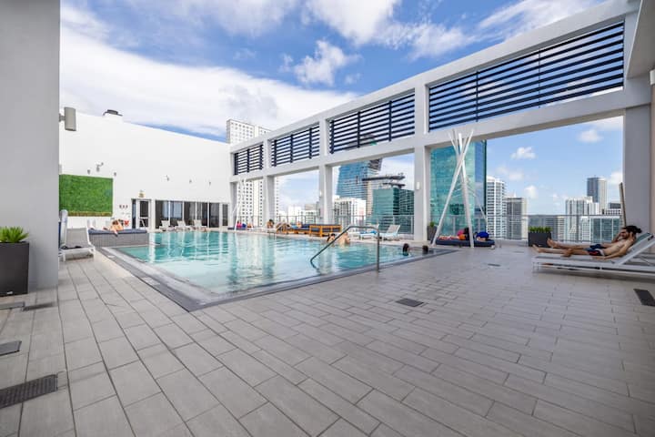 Charming Downtown Pad, Rooftop Pool In Miami - Miami, FL