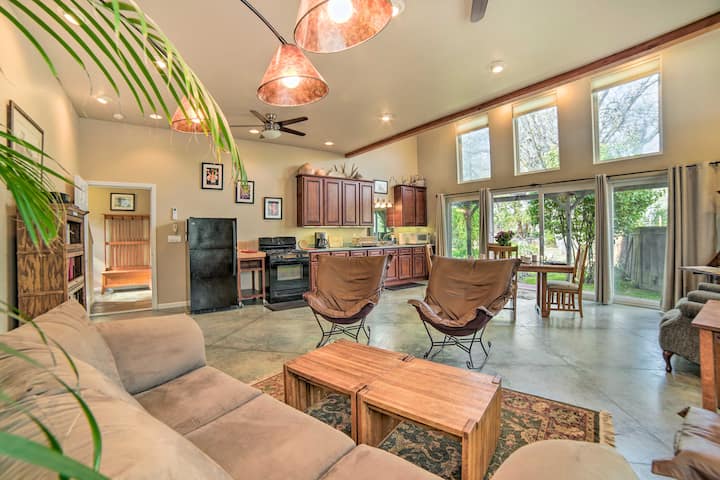 'Hilltop Loft' Ukiah Vacation Rental! - Ukiah, CA