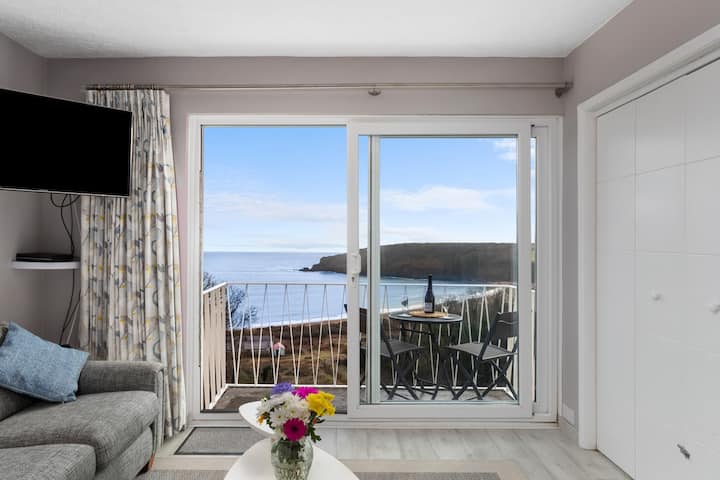 Freshwater Bay - Sea View Apartment - Pembrokeshire