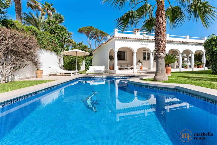 Beachfront Villa Casa Mosa | Ref. #32 - Marbella