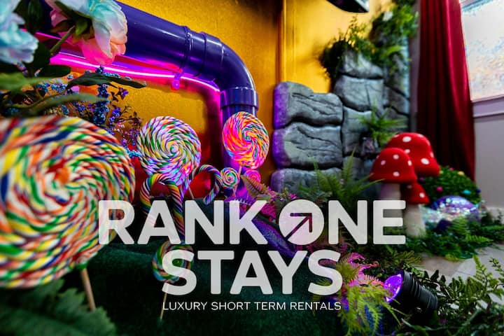 Willy Wonka Themed | King Bed | Free Parking - Carnegie Mellon University, Pittsburgh