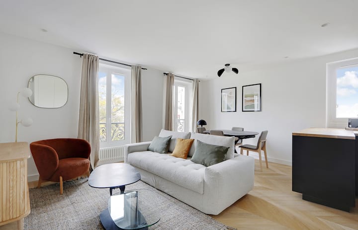 Beautiful 2-bed/2-bath With Place Tertre View - Paris