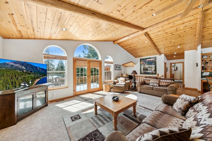 Hastings Hideaway Cabin - North Lake Tahoe, CA