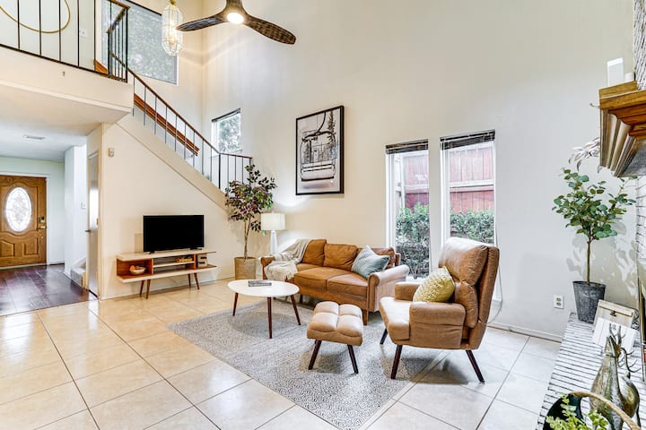 4 Mi To World Cup: Fort Worth Townhome! - Arlington, TX