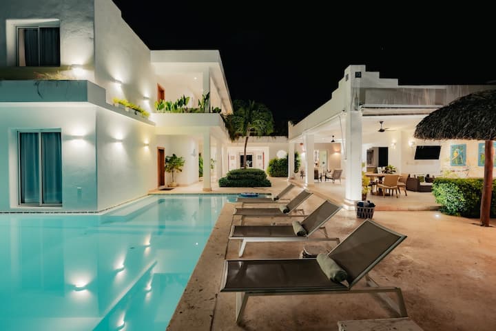 6bdr Villa With Chef, Butler, Maid And Golf Cart - Punta Cana