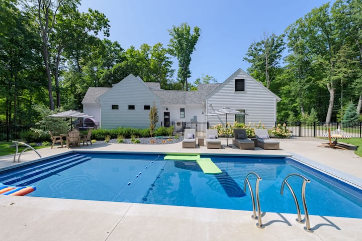 Luxury Home With Heated Pool, Theatre, And More - South Haven, MI