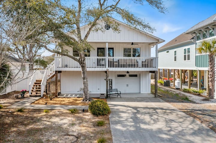 4br Dog-friendly Home With W/d - Near Beach - Oak Island, NC