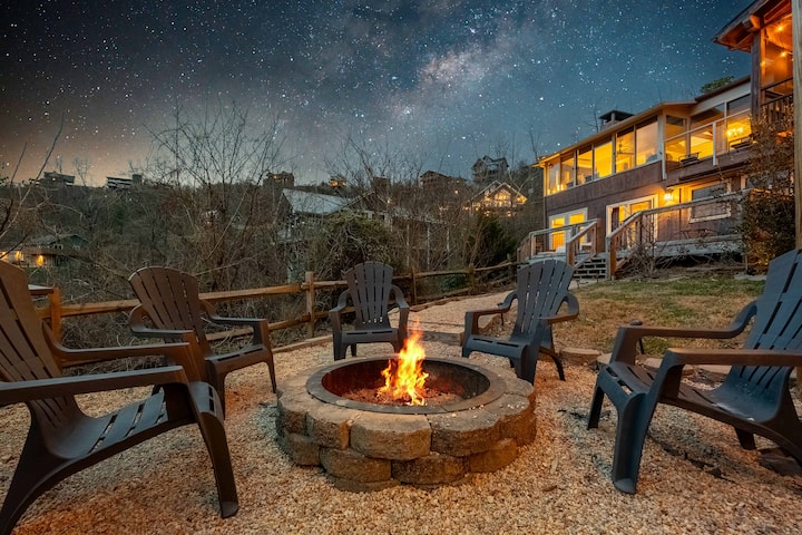 Mountain Views | Hot Tub Fire Pit | Near Downtown - Gatlinburg, TN