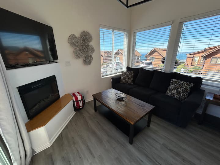 Ocean Cabin 22 With Private Hot Tub - Smith River, CA